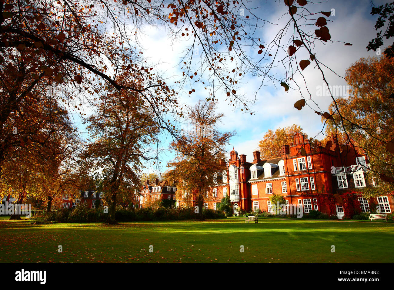 Newnham college cambridge hi-res stock photography and images - Alamy