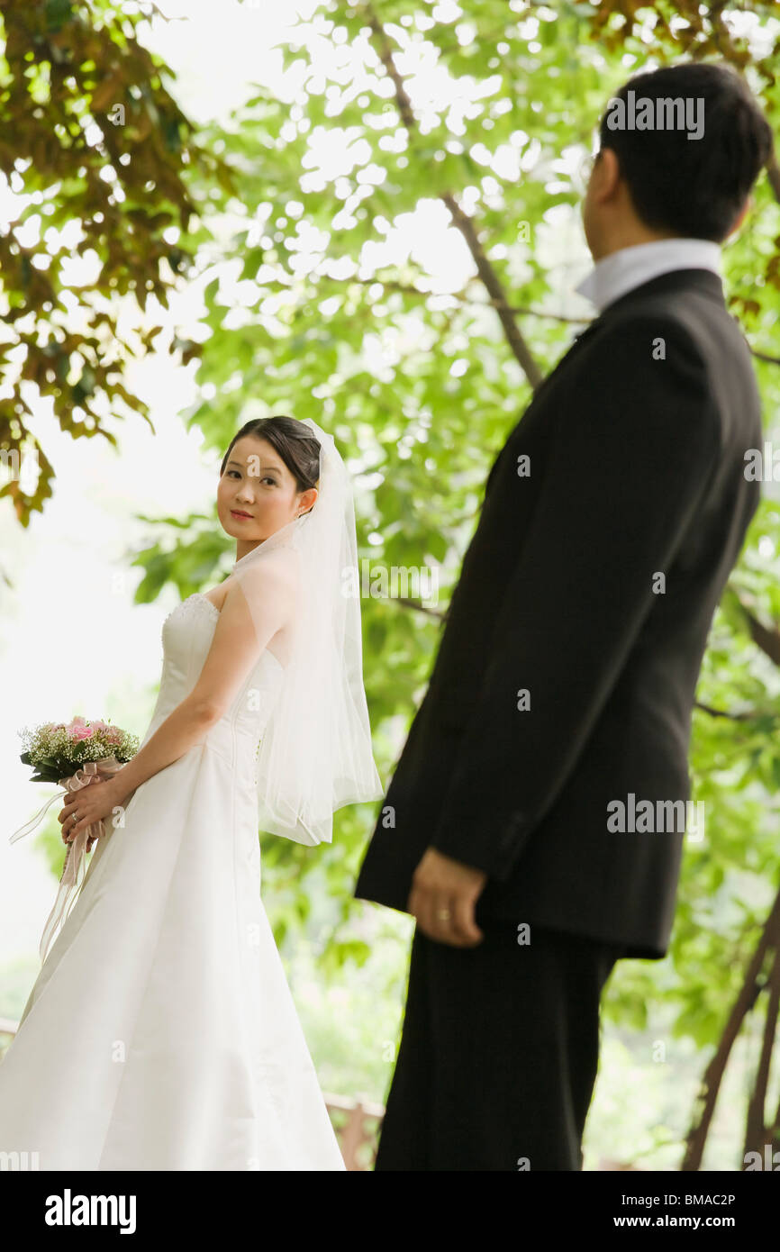 Distant couple in park on hi-res stock photography and images - Alamy