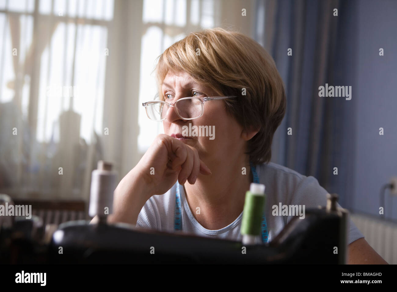 Leaning on elbow hi-res stock photography and images - Alamy