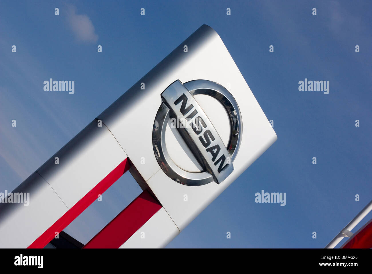 Nissan logo hi-res stock photography and images - Alamy