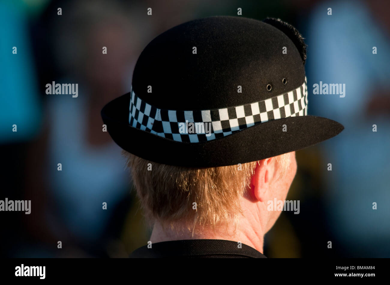 Black policewoman hi-res stock photography and images - Alamy