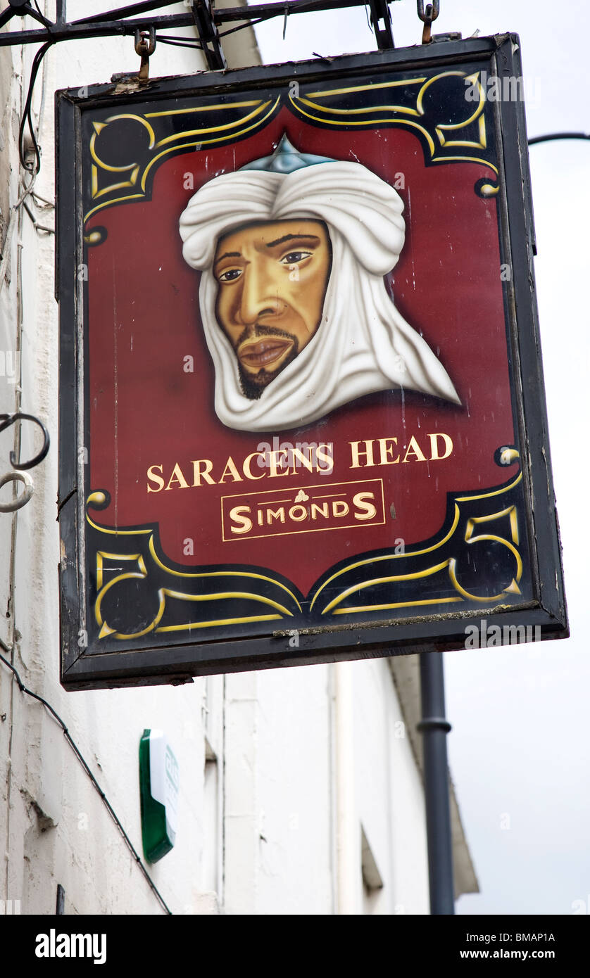 Saracen's head pub hi-res stock photography and images - Alamy