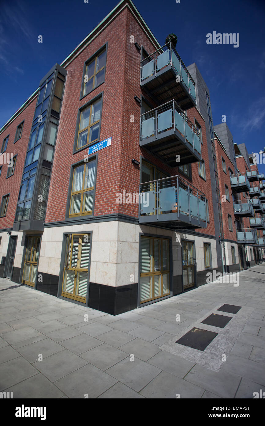 Community apartment block hi-res stock photography and images - Alamy