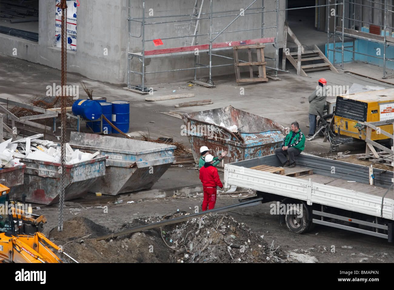 Urban building construction site modern hi-res stock photography and ...