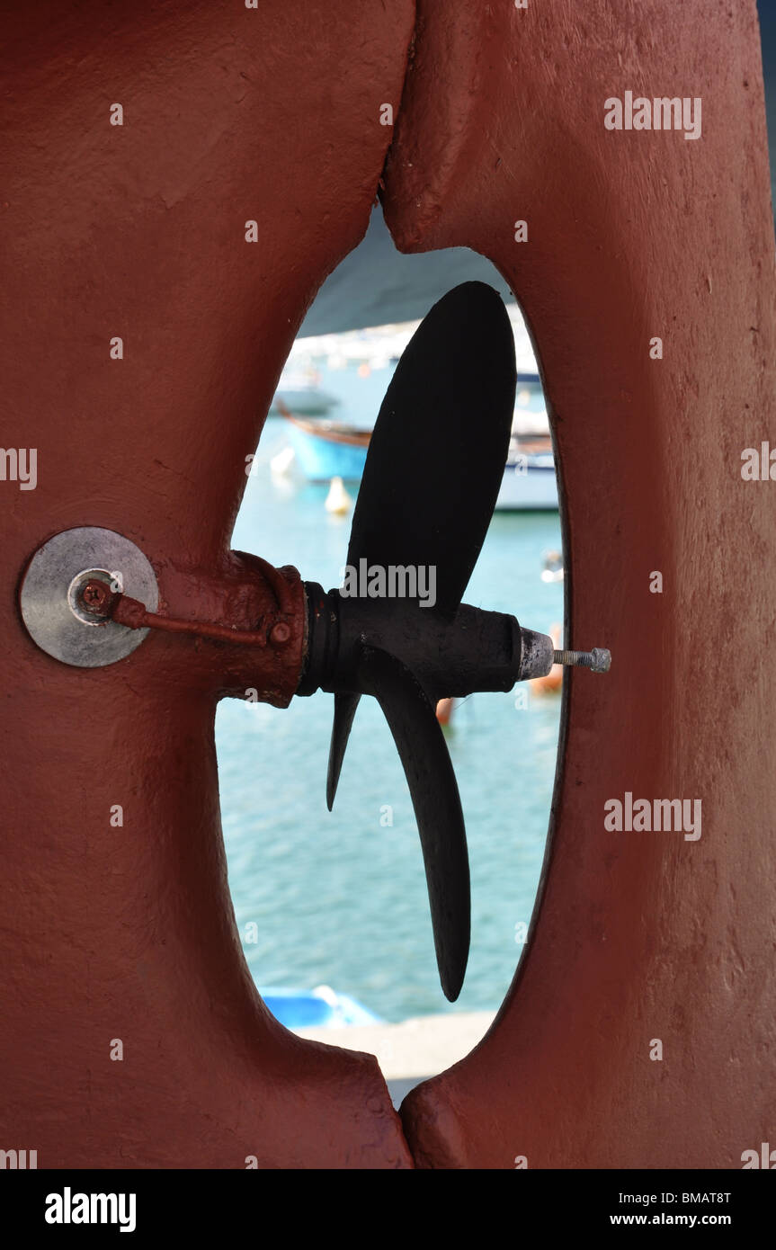 Ship screw hi-res stock photography and images - Alamy