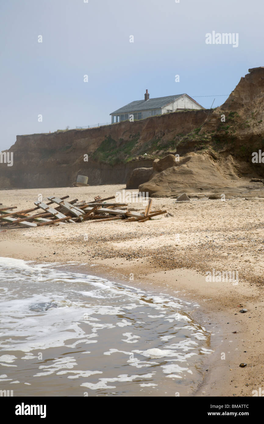 Shore erosion house hi-res stock photography and images - Alamy