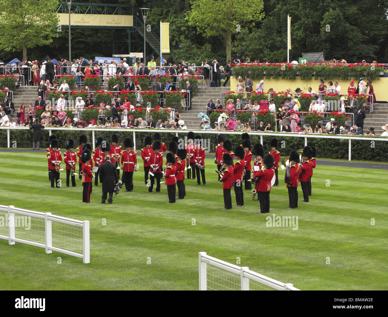 Military grandstand hi-res stock photography and images - Alamy