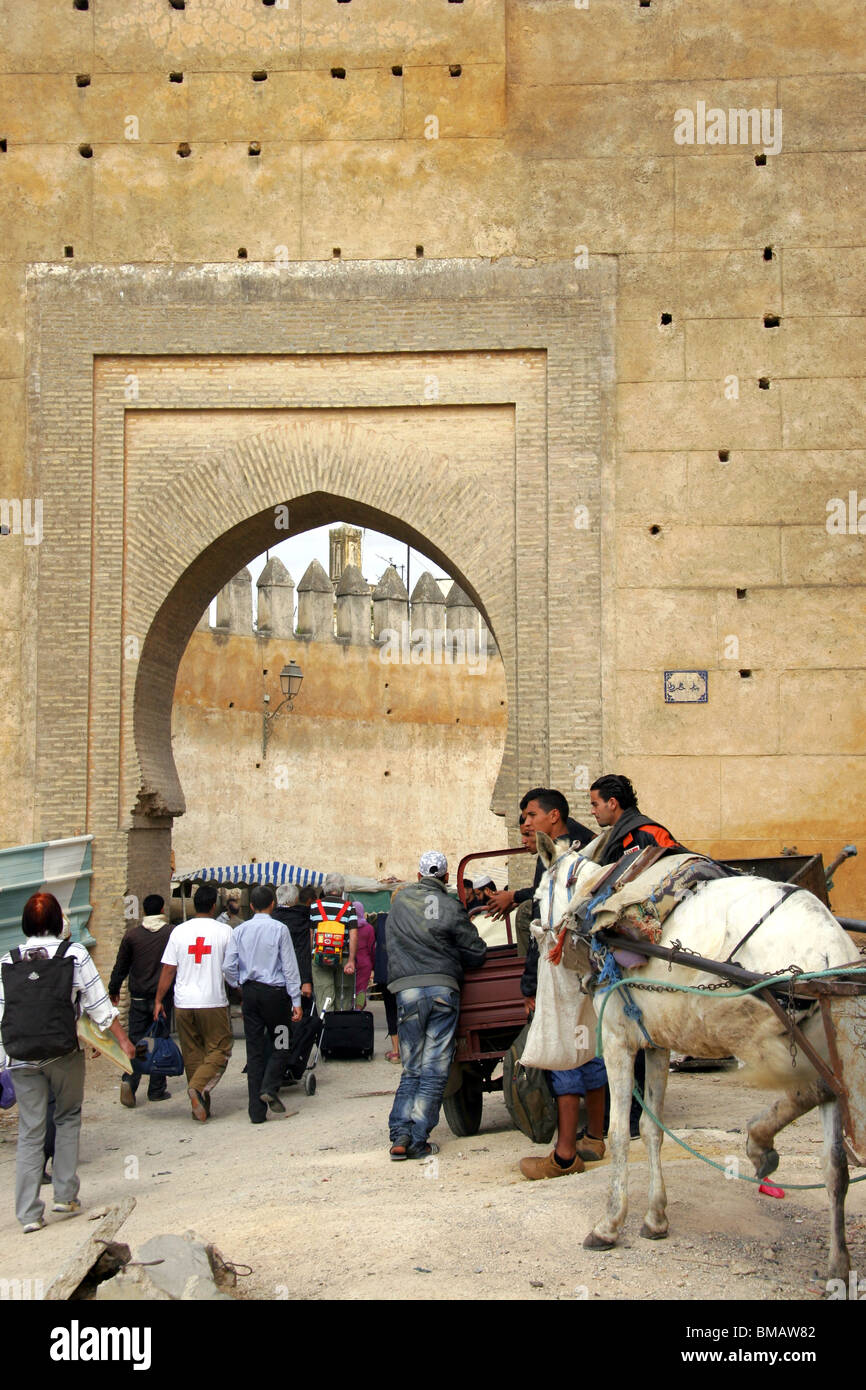 Old city walls fes morocco hi-res stock photography and images - Alamy