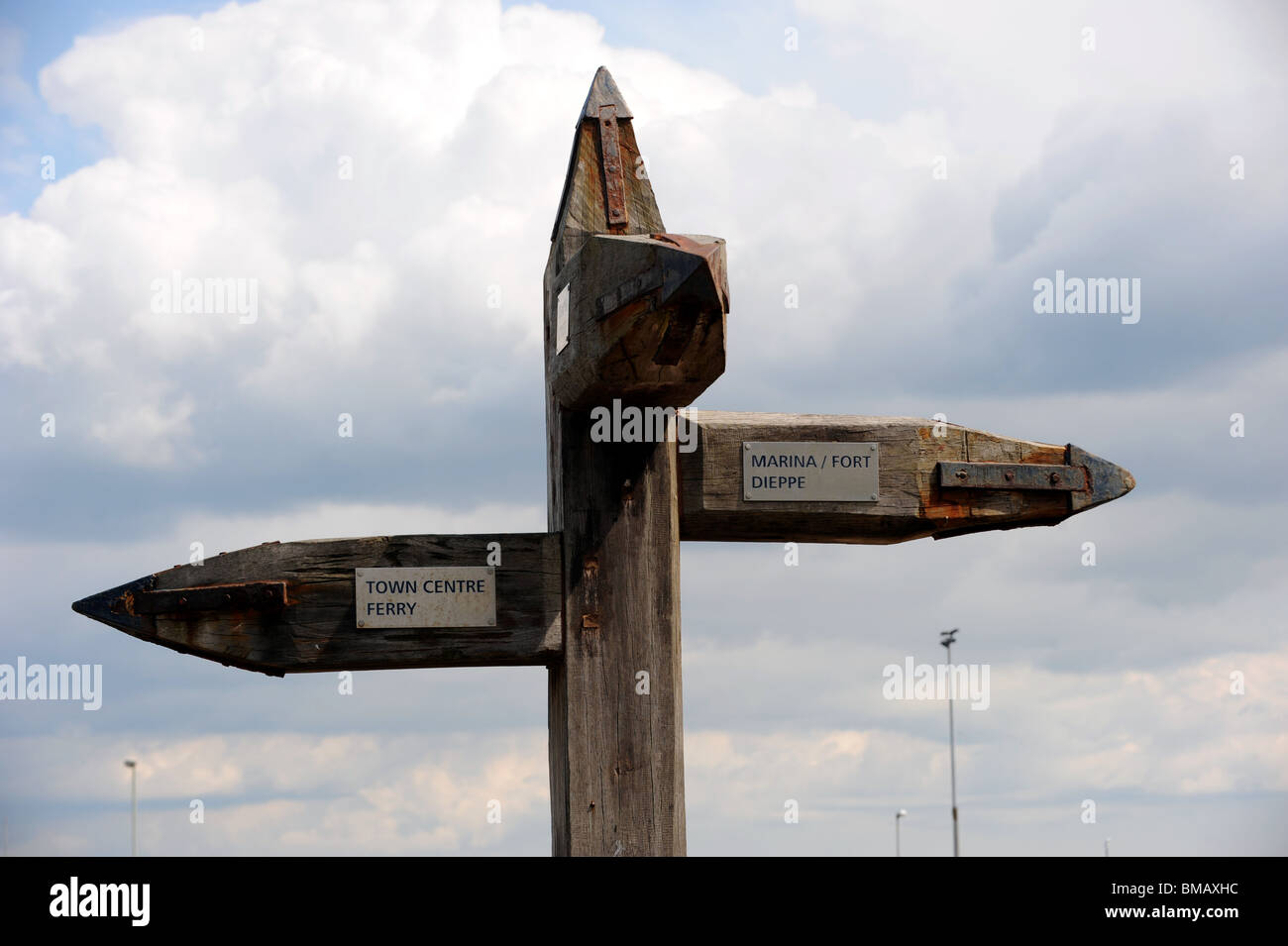 Wooden signpost sign hi-res stock photography and images - Alamy