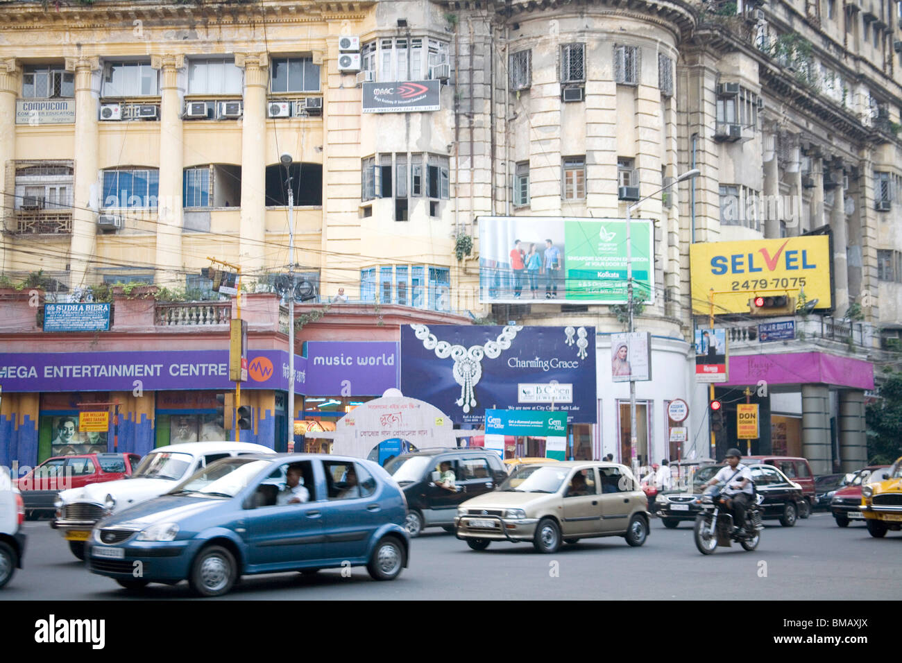 Street scene ; traffic on road ; Park street ; Calcutta now Kolkata ...