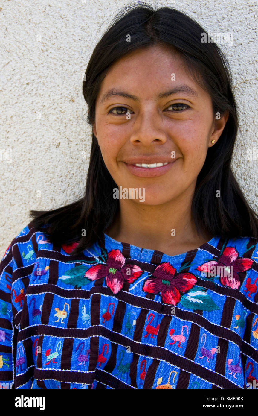 Guatemalan women hi-res stock photography and images - Alamy