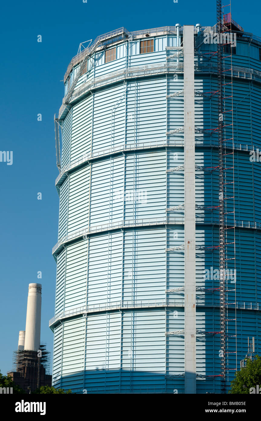 Battersea gas tower hi-res stock photography and images - Alamy
