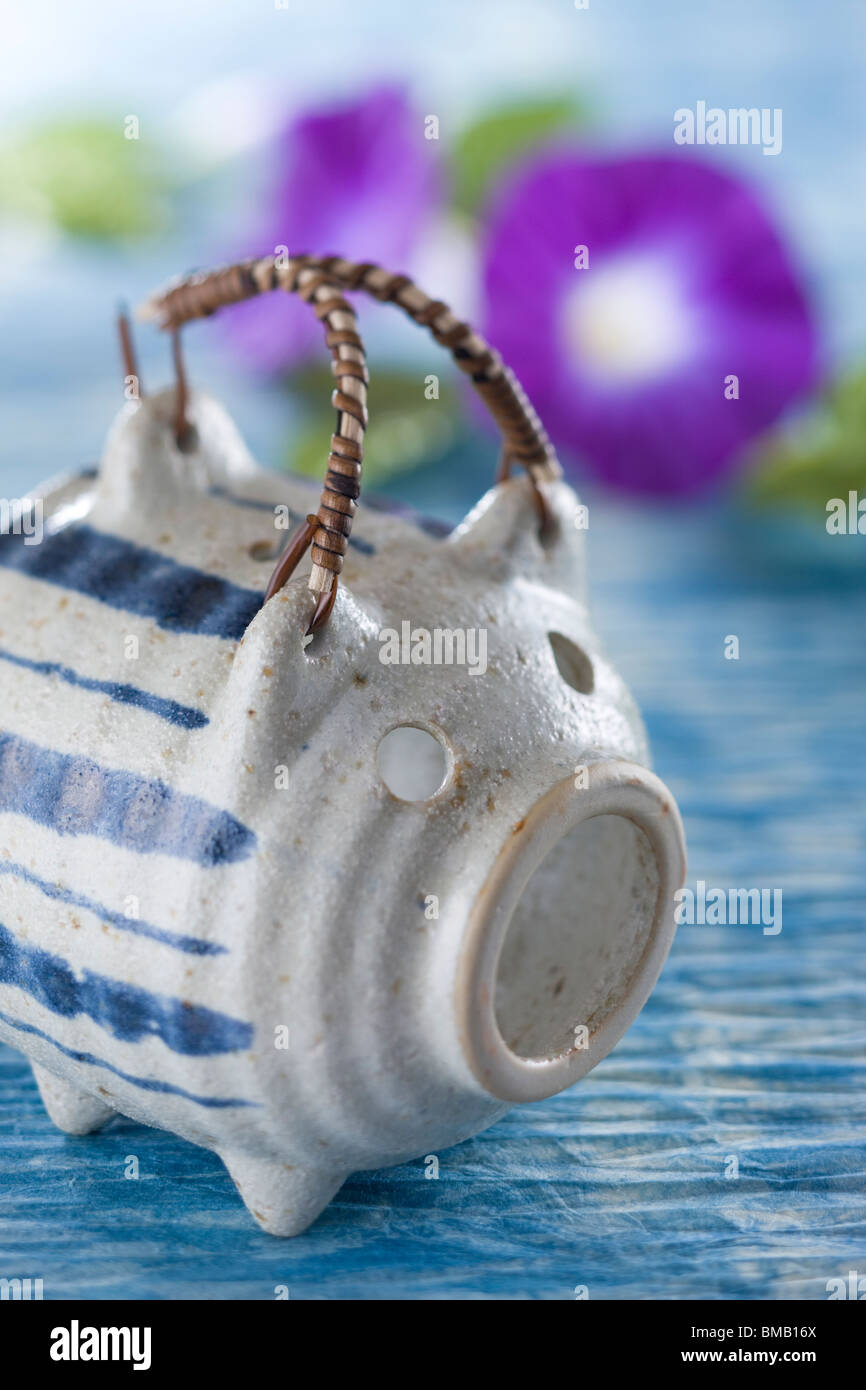 Pig shaped hi-res stock photography and images - Alamy