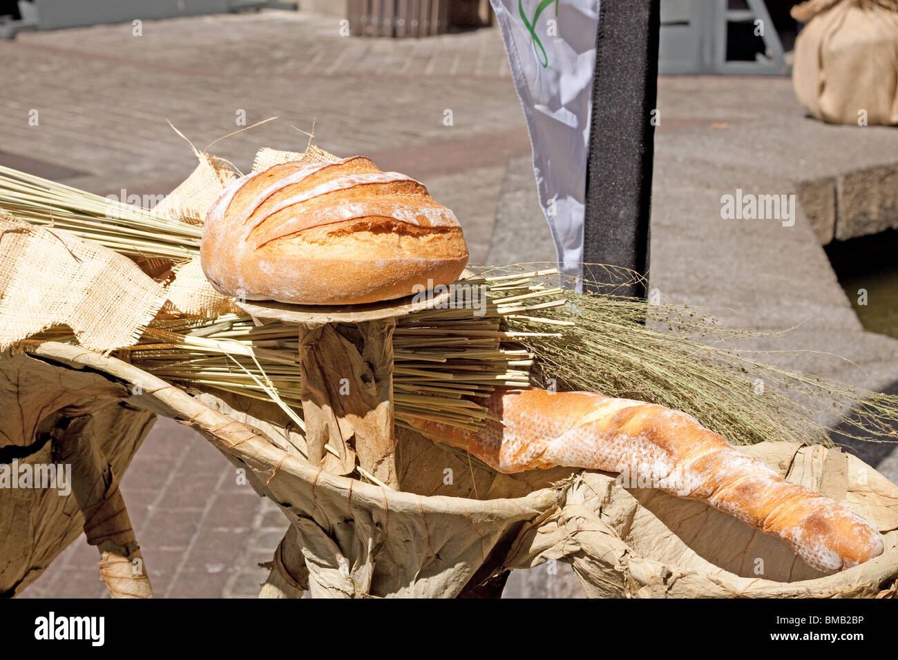 Baguettes hi-res stock photography and images - Alamy