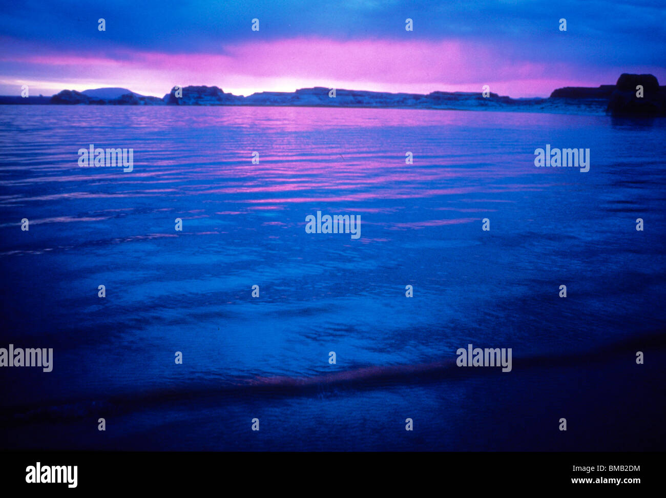 Sunrise Lake Powell Utah, USA water blue cool calm smooth peace glow ...