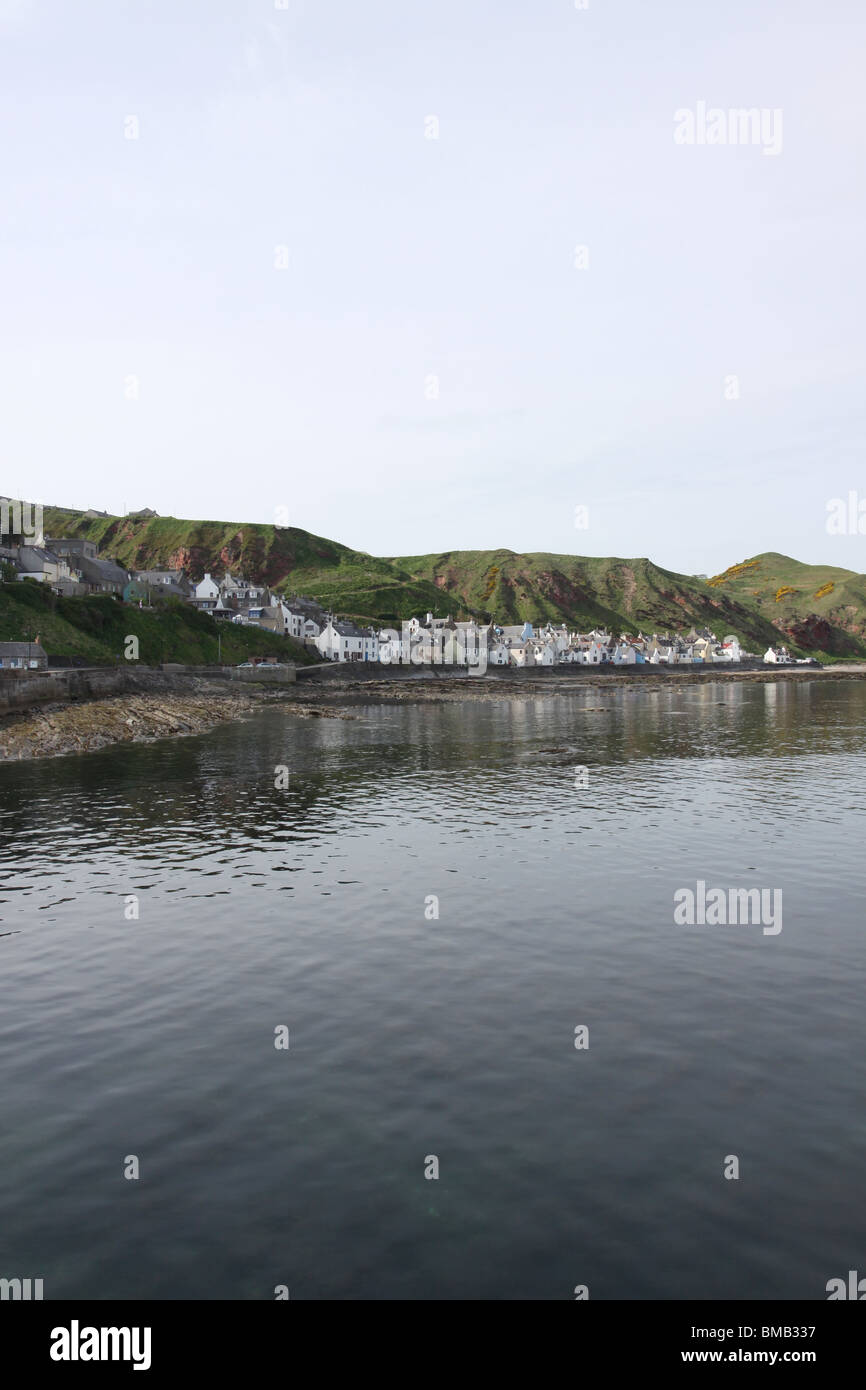 Gamrie bay hi-res stock photography and images - Alamy
