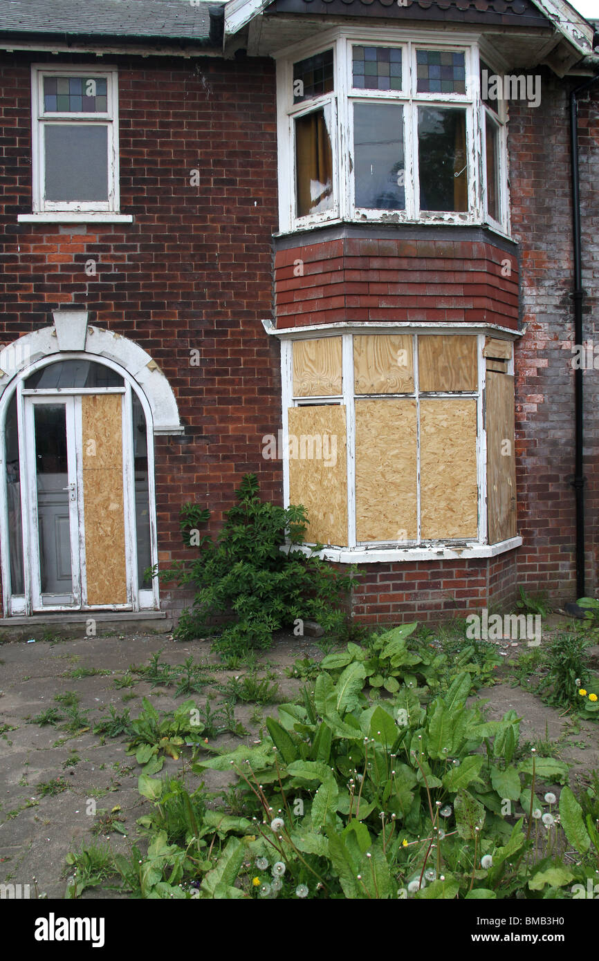 Derelict private house Stock Photo - Alamy