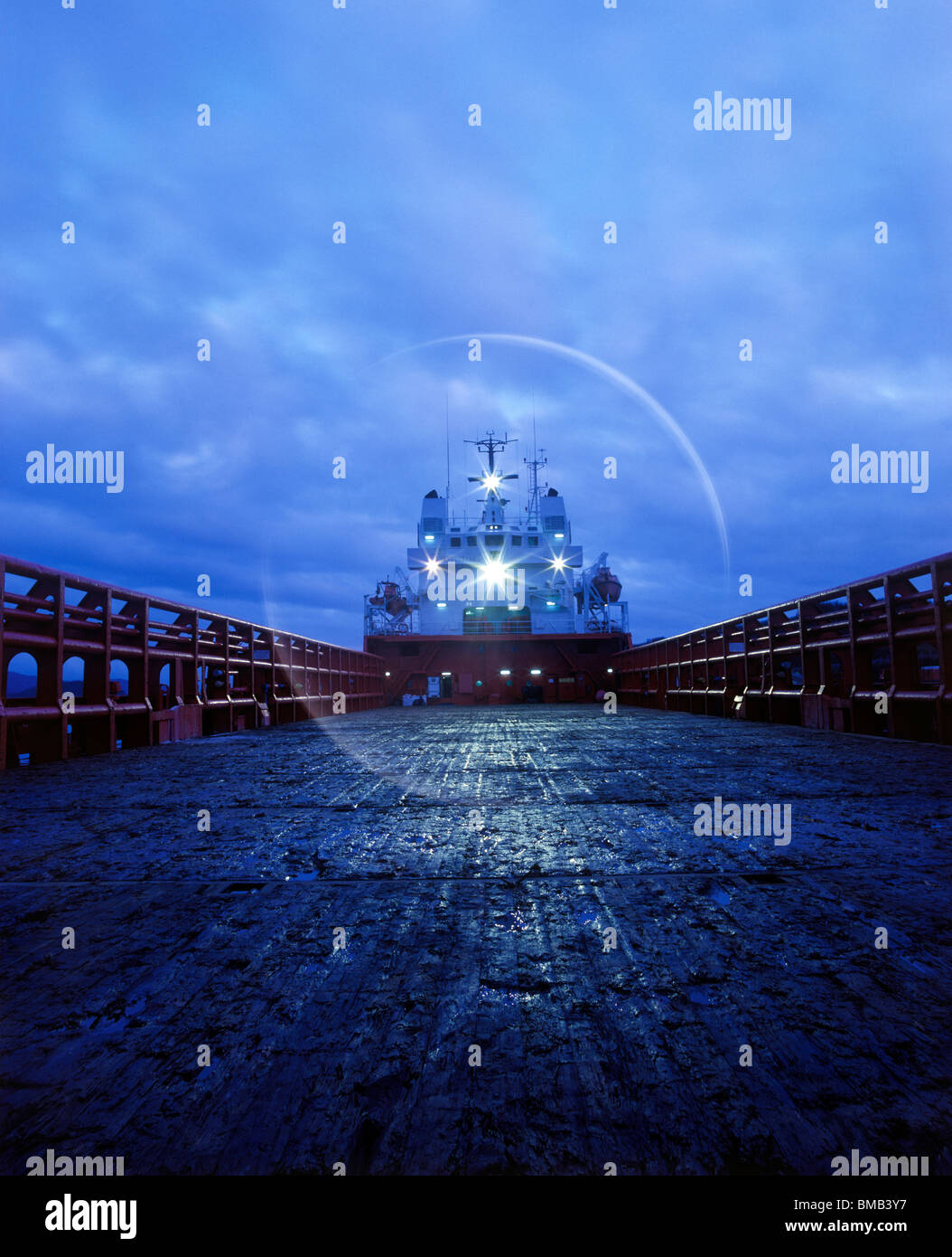 North sea oil platforms night hi-res stock photography and images - Alamy