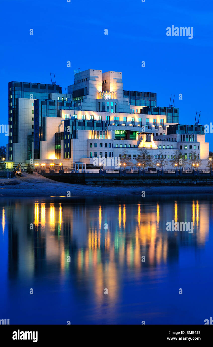 Mi6 Spy Stock Photos & Mi6 Spy Stock Images - Alamy