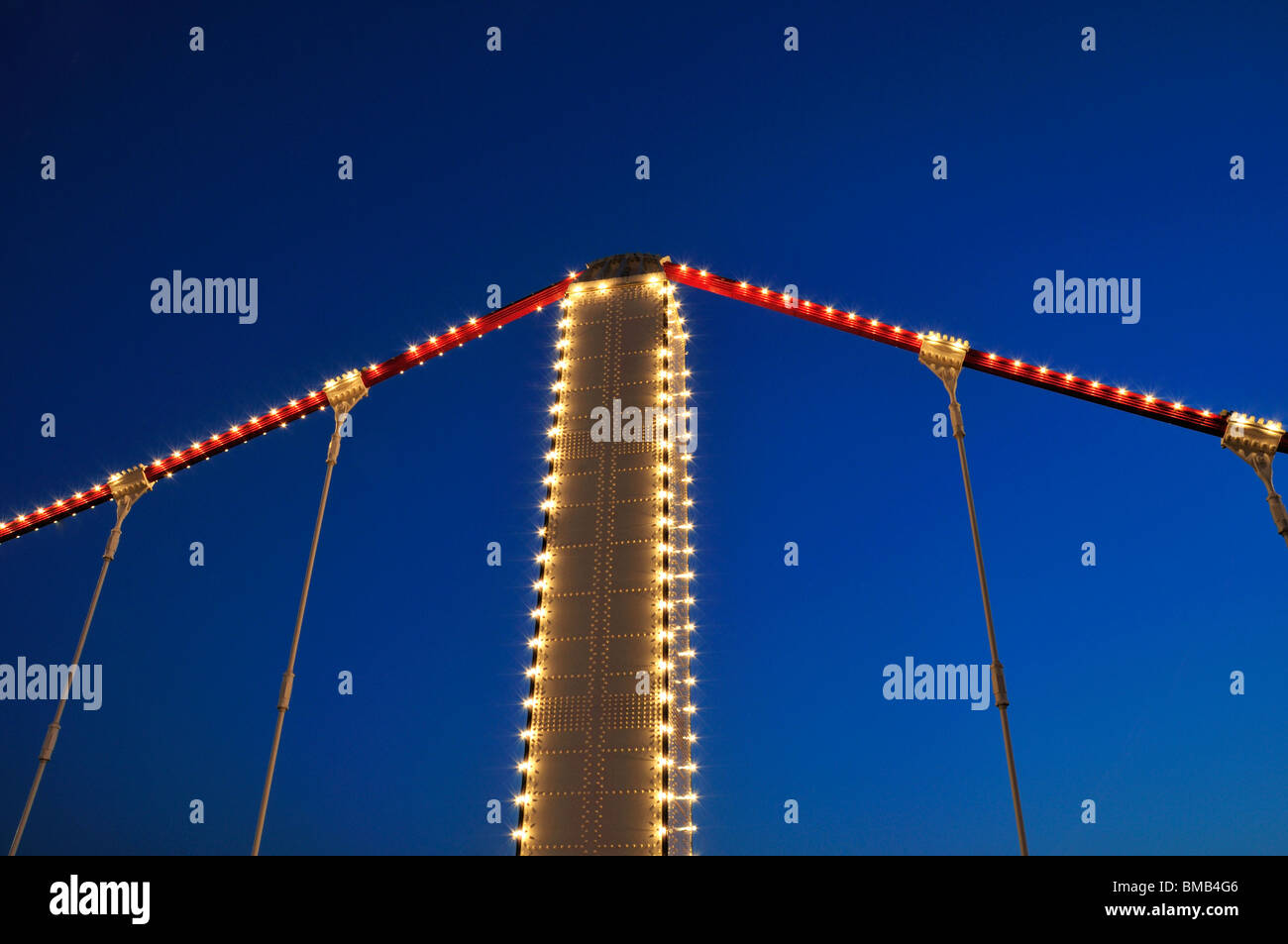 Chelsea suspension bridge hi-res stock photography and images - Alamy