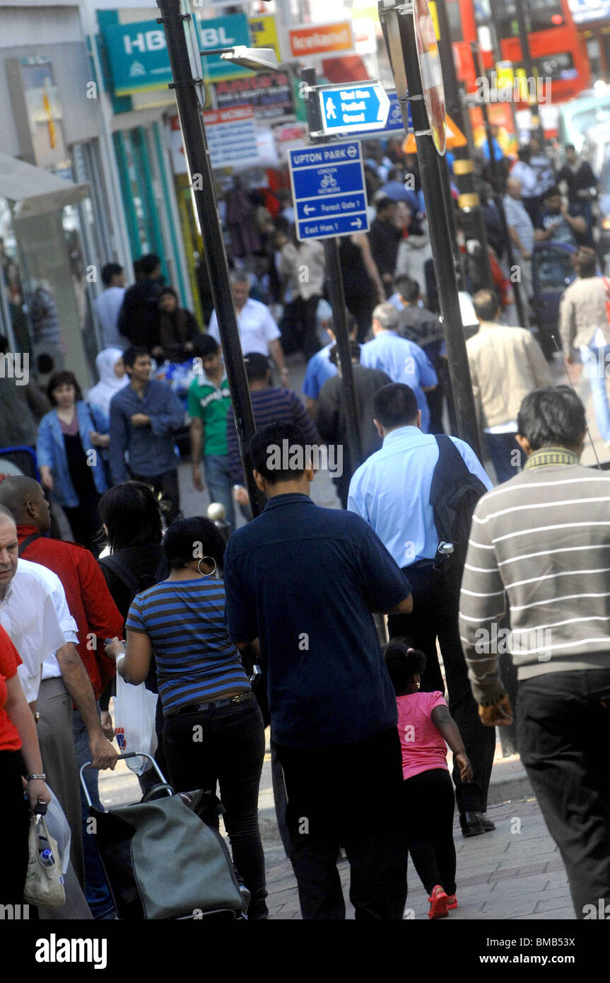 people in high street Stock Photo - Alamy