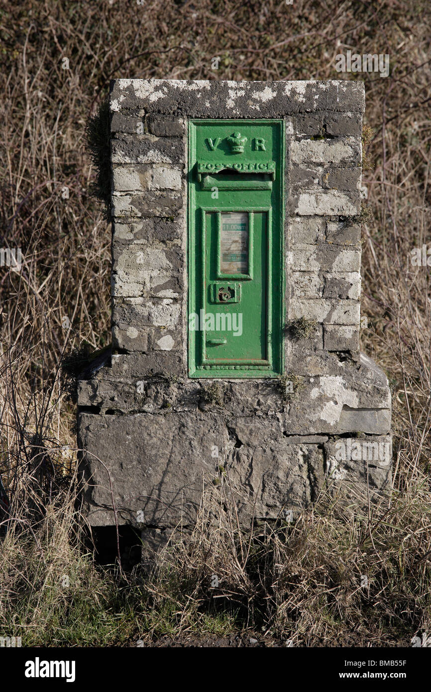 green post box Stock Photo - Alamy
