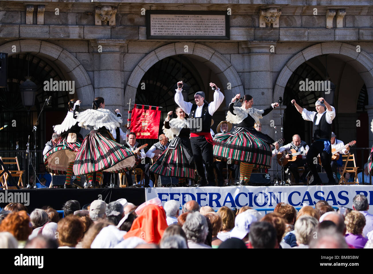 European folk dances hi-res stock photography and images - Alamy