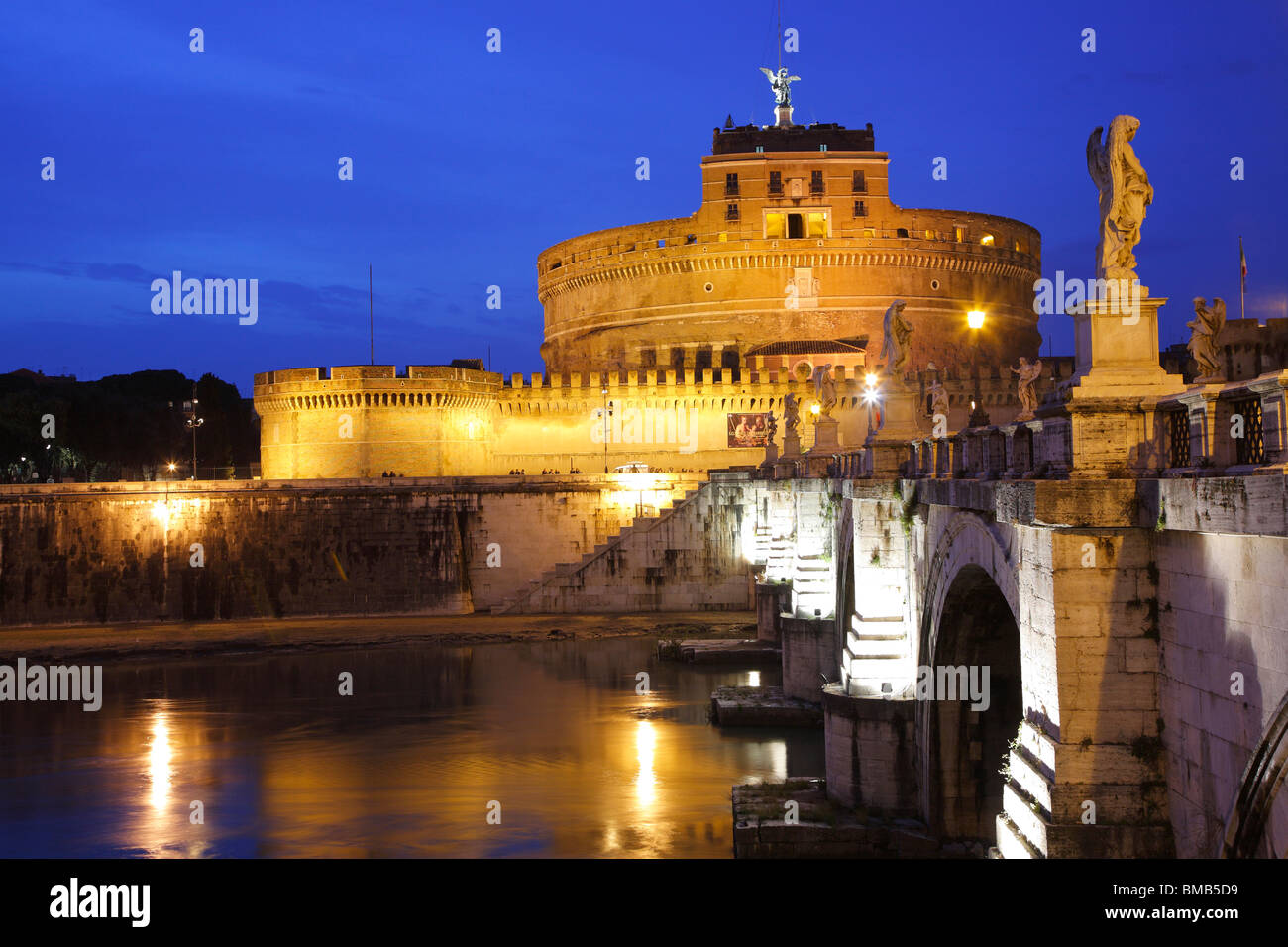Castel San Angelo at night, Rome, Italy Stock Photo - Alamy
