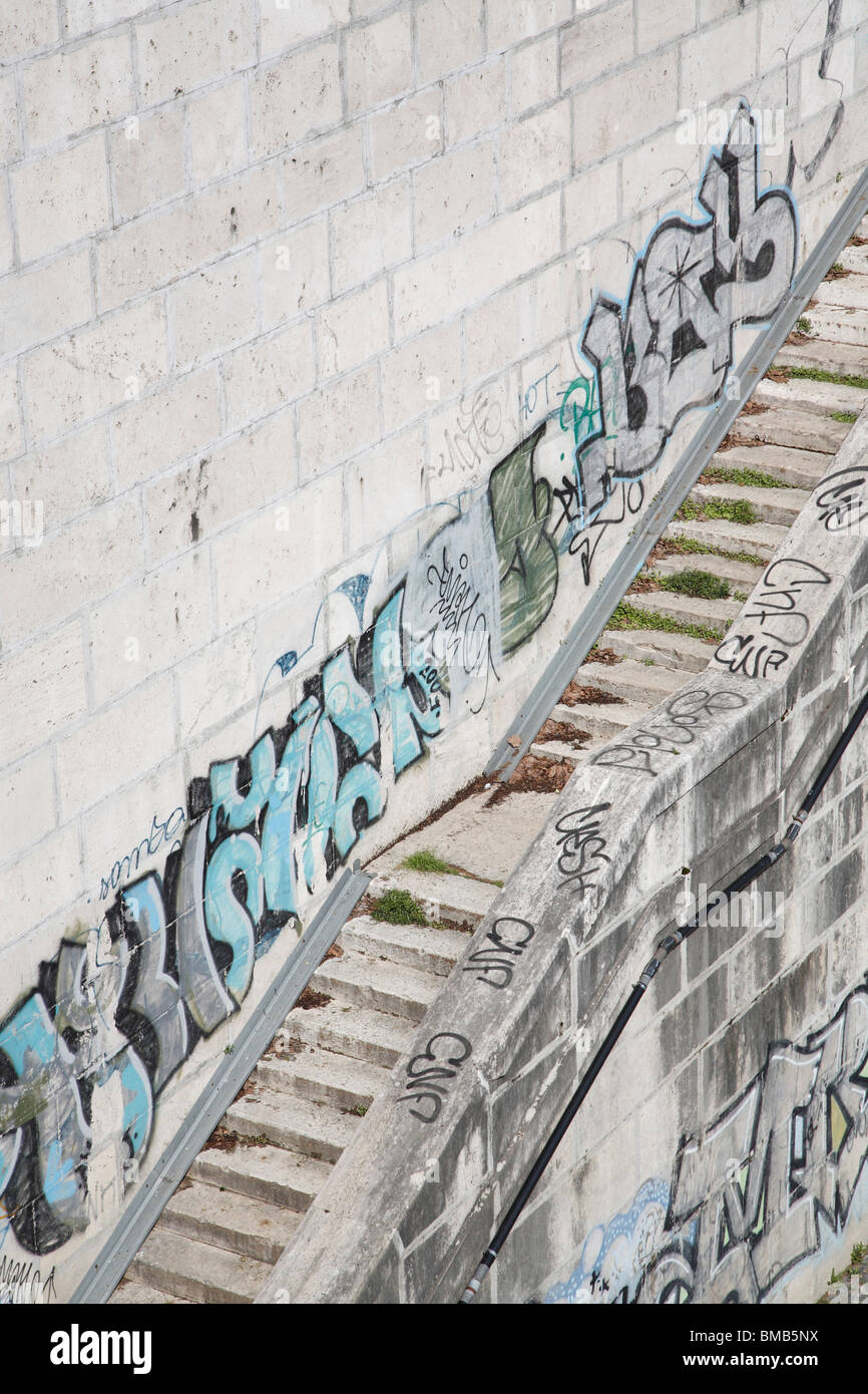 Old steps with graffiti hi-res stock photography and images - Alamy