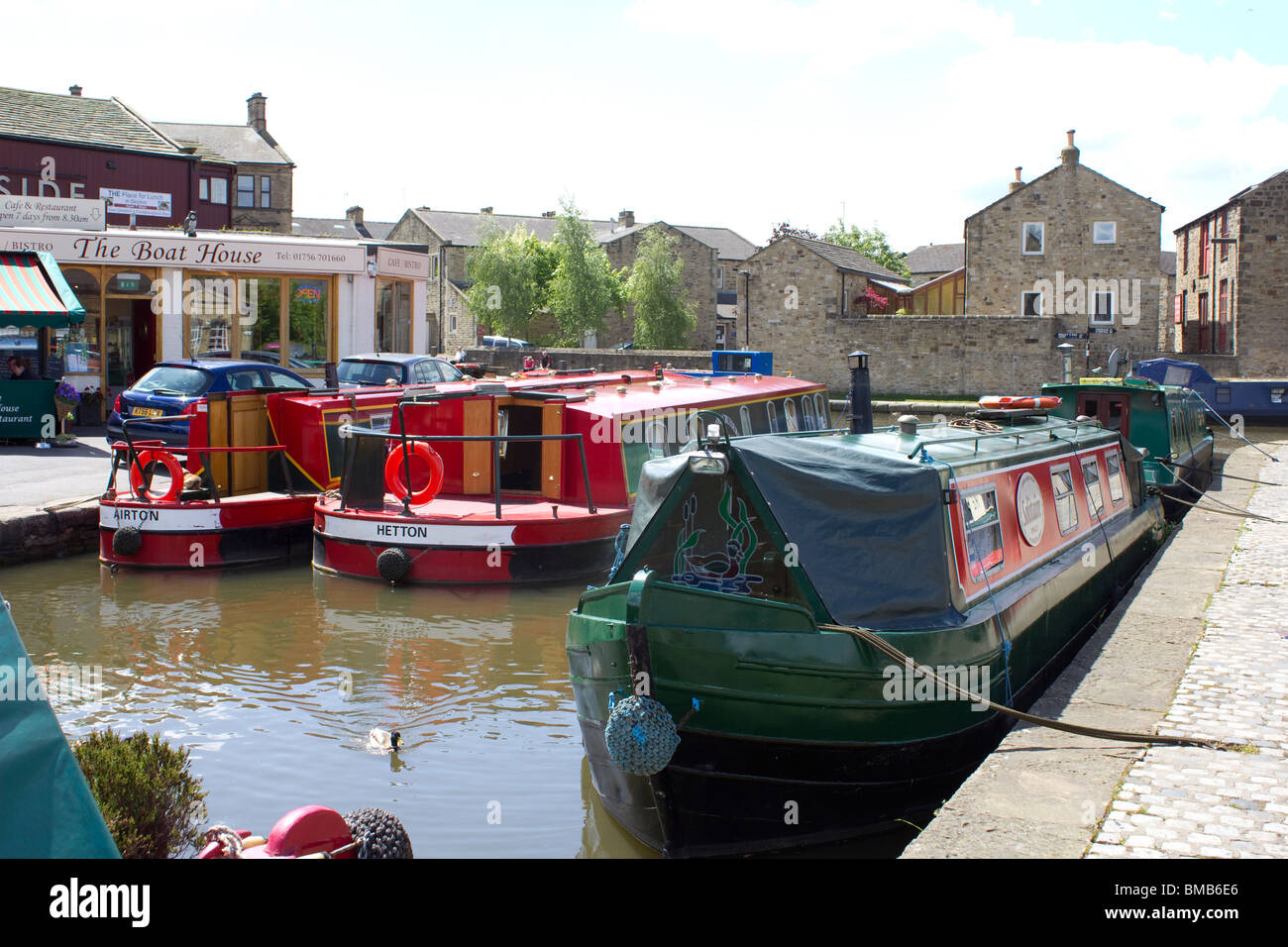 Canal boats skipton hi-res stock photography and images - Alamy