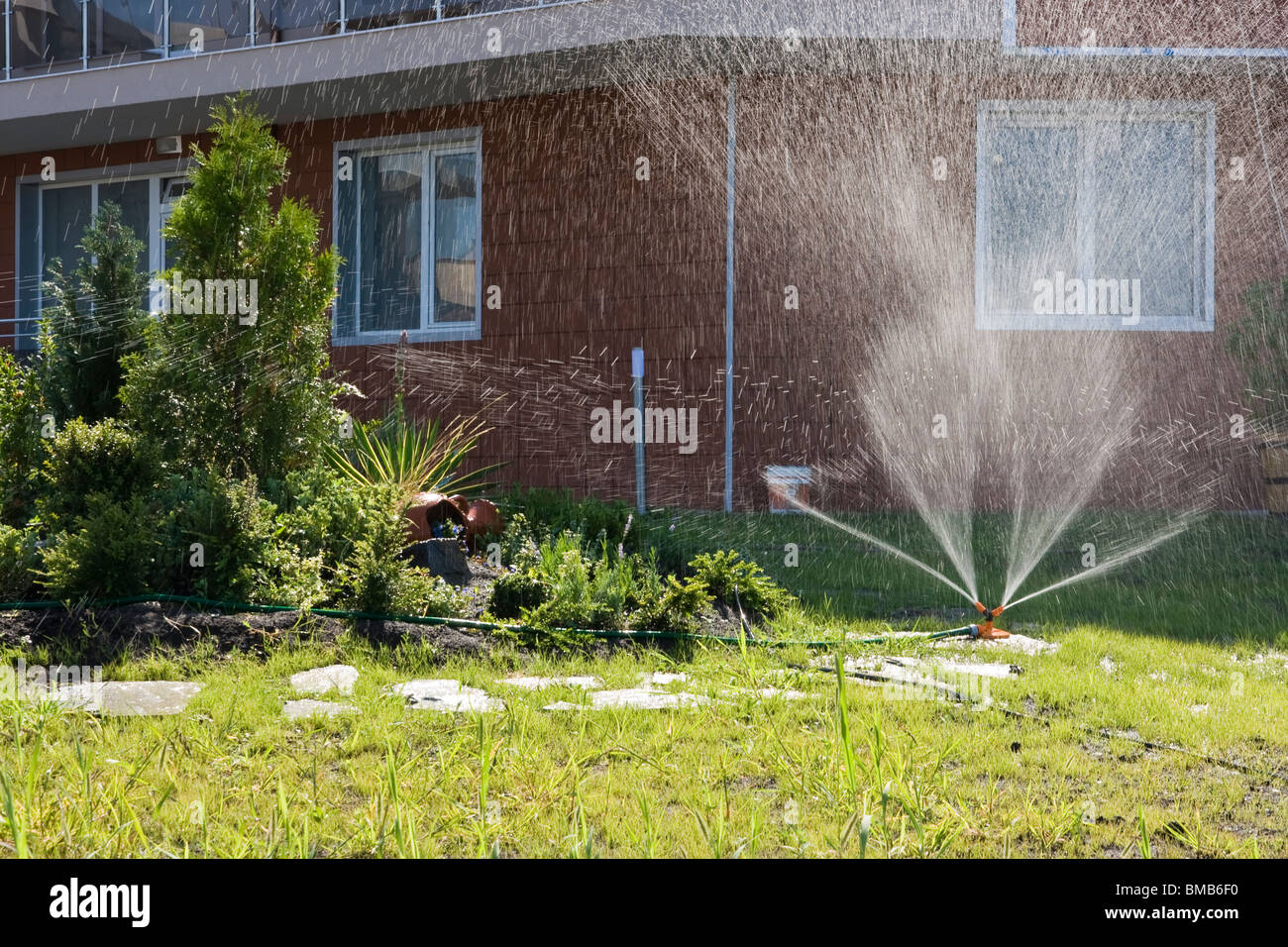 Jet sprinkler irrigation, automatic garden watering system, landscape ...