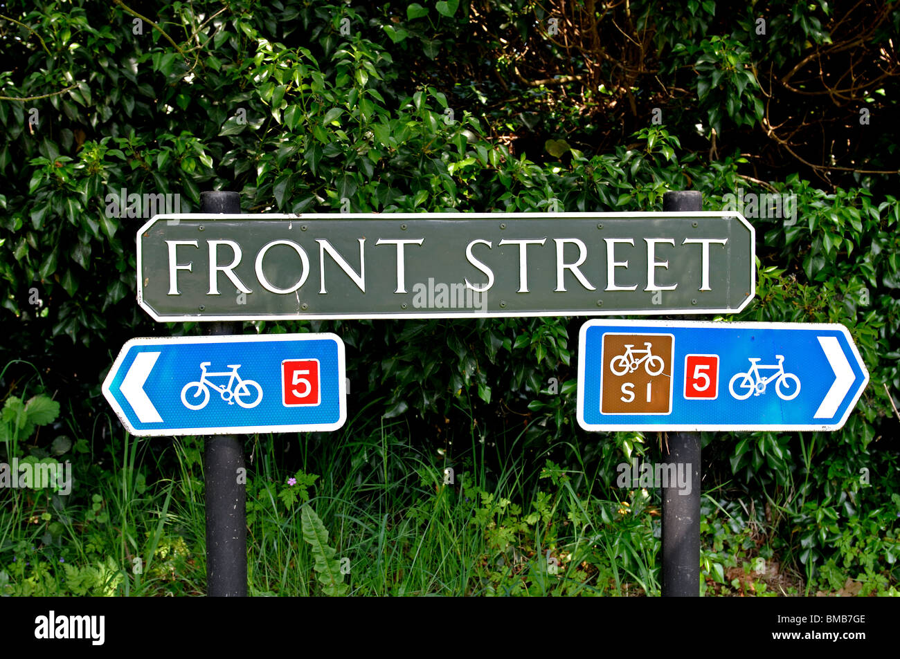 Cycleway signs, Ilmington, Warwickshire, England, UK Stock Photo - Alamy