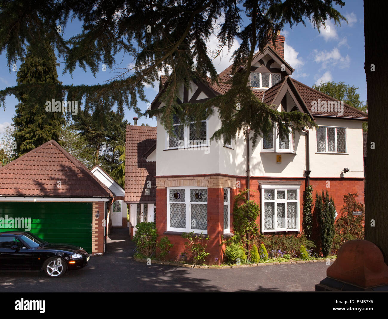 Bay window edwardian house hi-res stock photography and images - Alamy