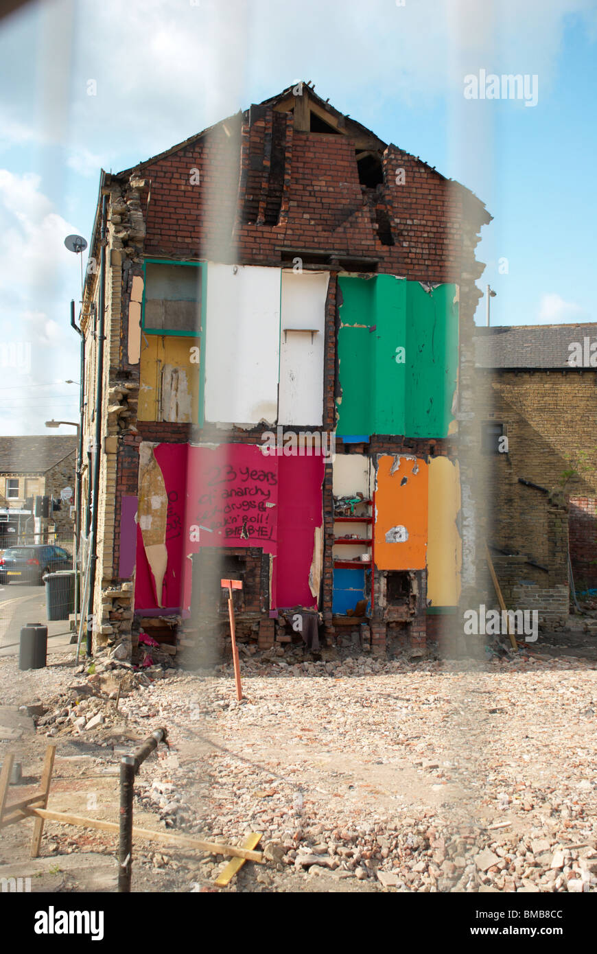 Partially demolished building Stock Photo - Alamy