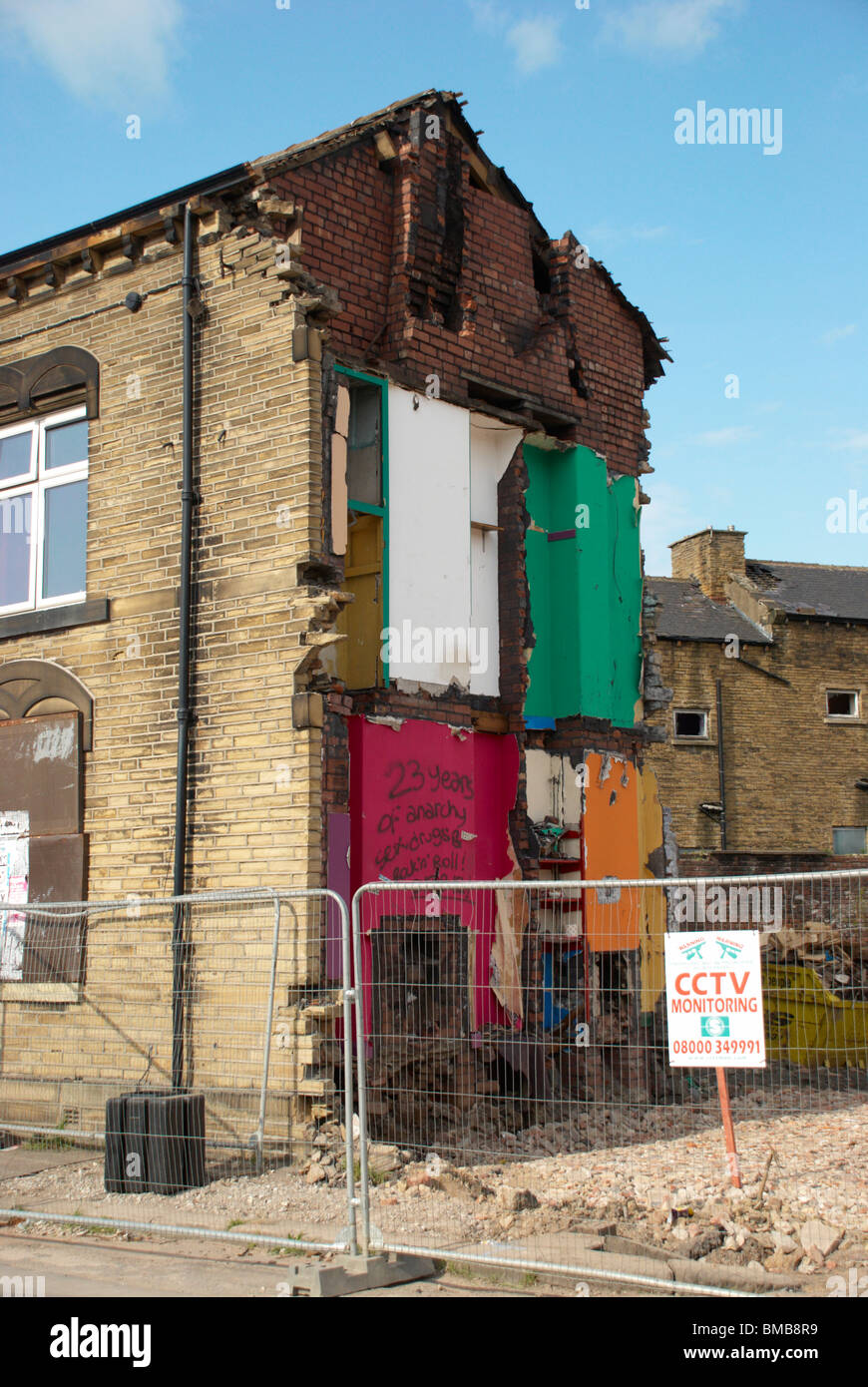 Partially demolished building Stock Photo - Alamy