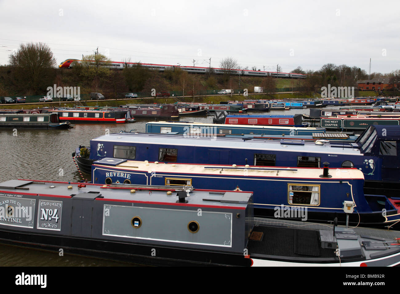 NARROW BOATS VIRGIN TRAIN GRAND UNION CANAL NORTHAMPTONSHIRE ENGLAND ...