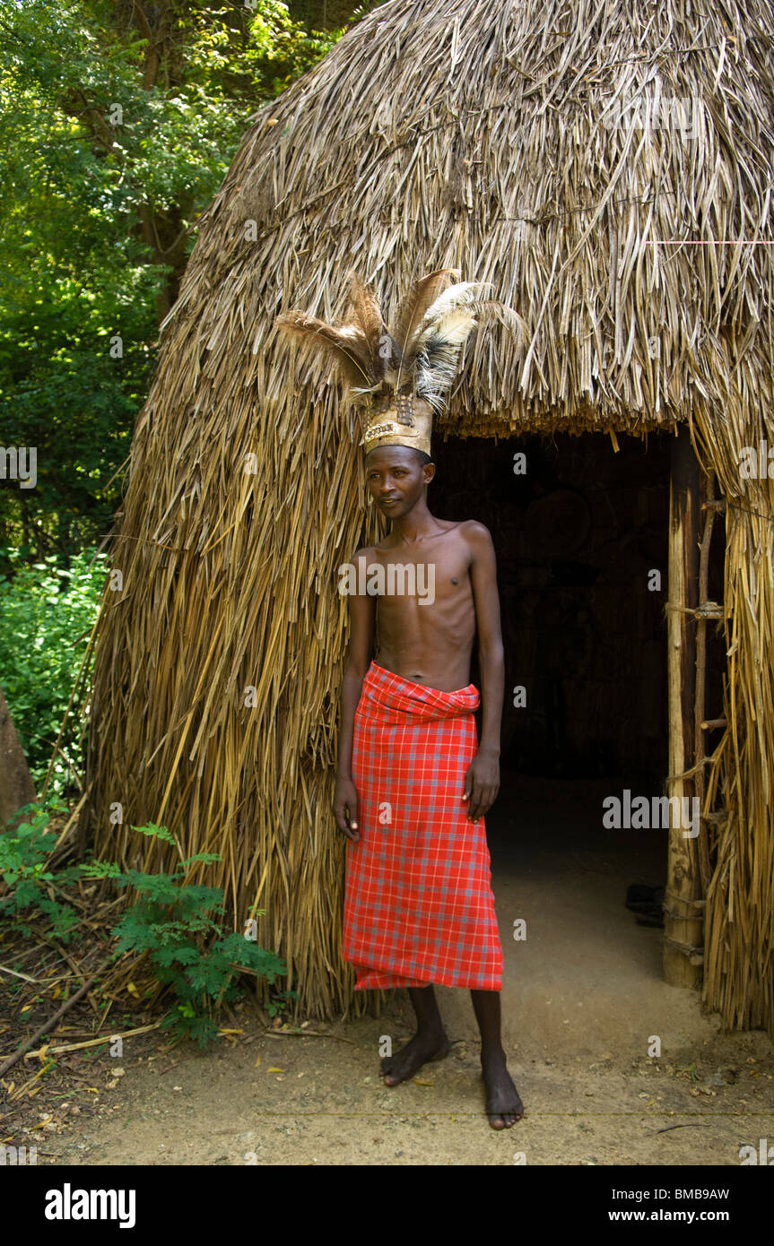 Elmolo man hut ngomongo village hi-res stock photography and images - Alamy