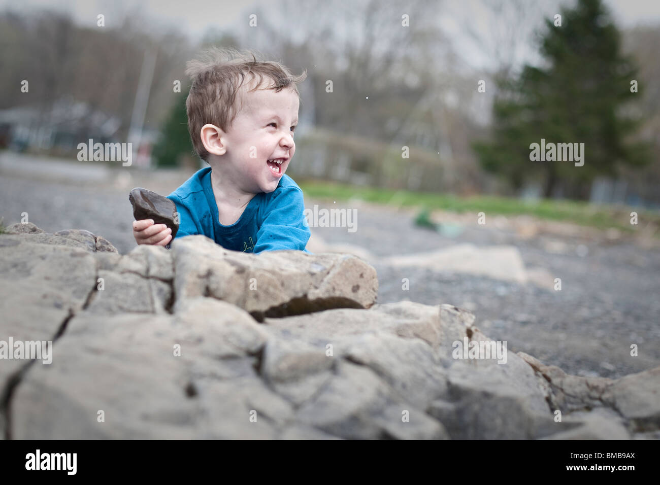 Pebbles puddle hi-res stock photography and images - Alamy