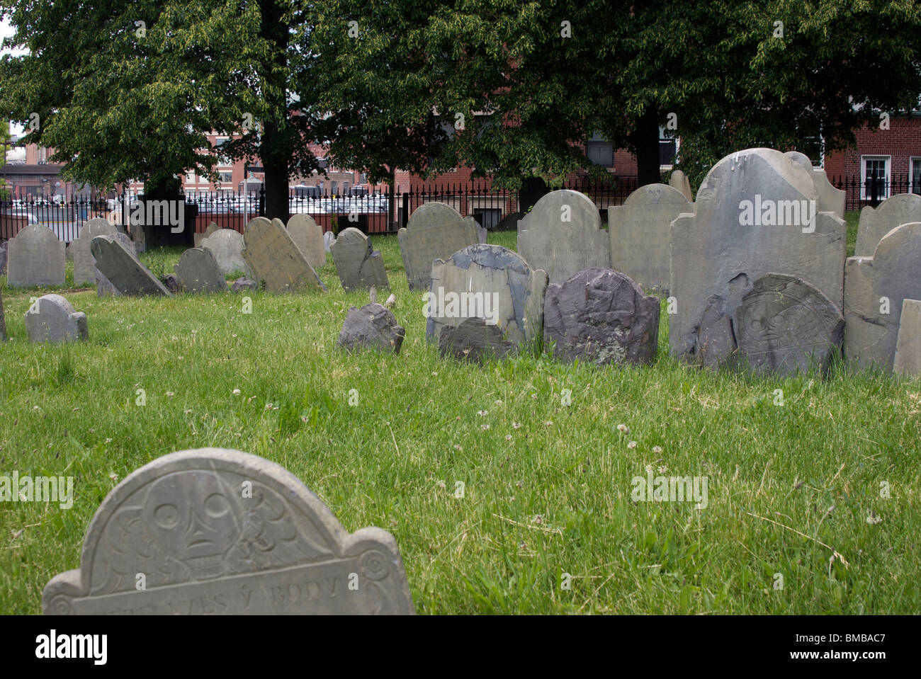 Cemeteries burial ground grounds hi-res stock photography and images ...