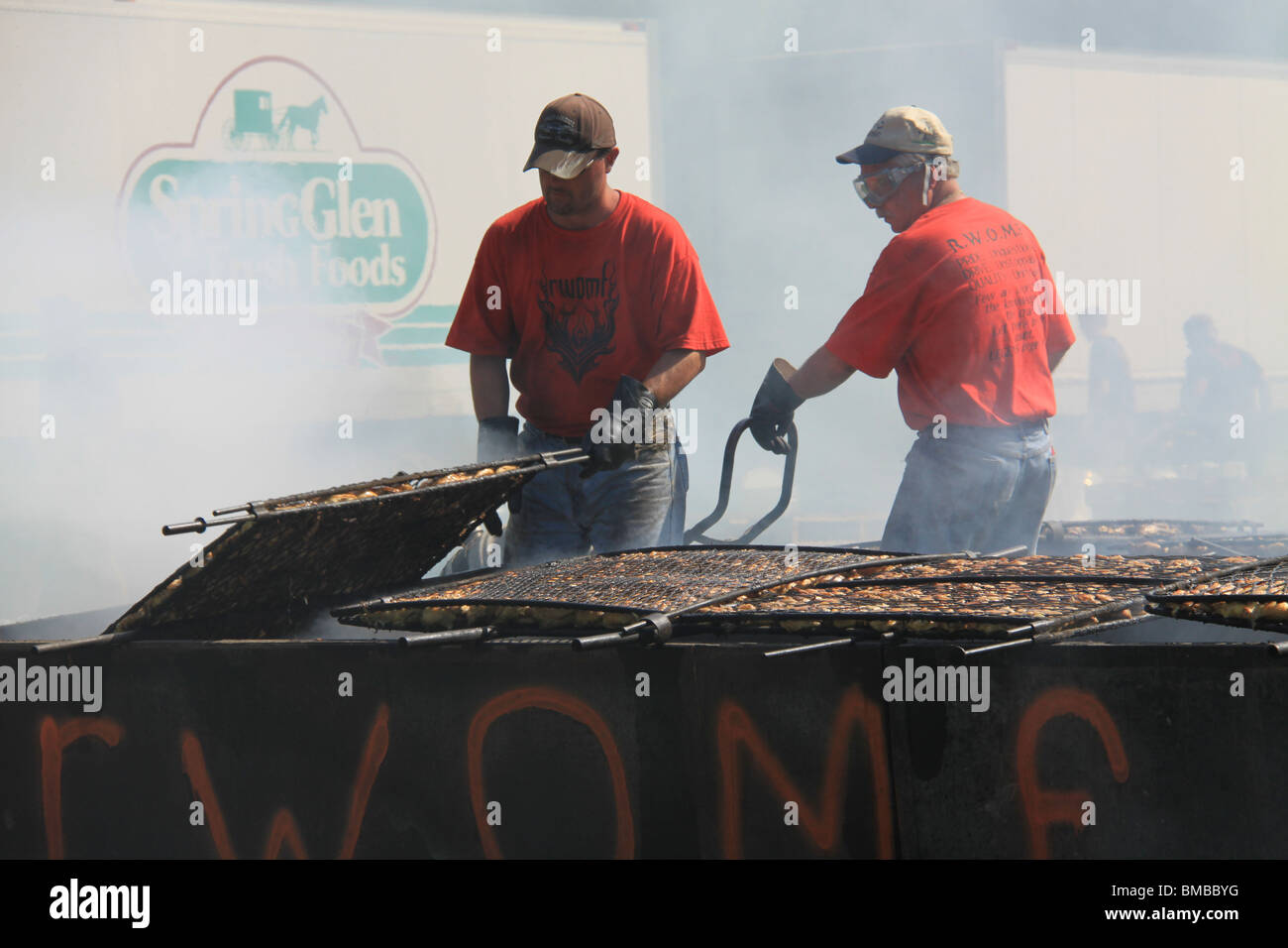 Worlds largest bbq hi-res stock photography and images - Alamy