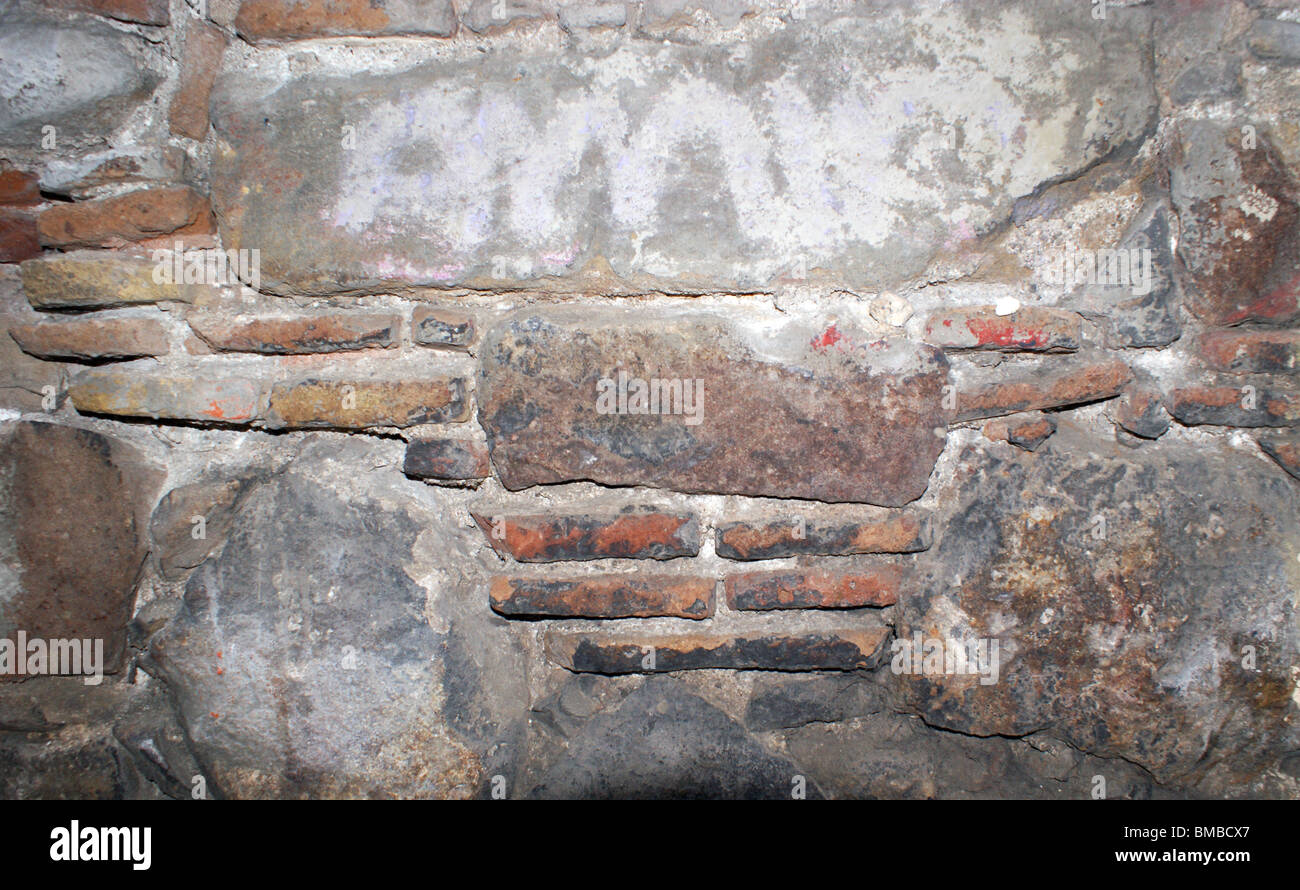 BRICK WALL WITH GRAFFITI Stock Photo - Alamy