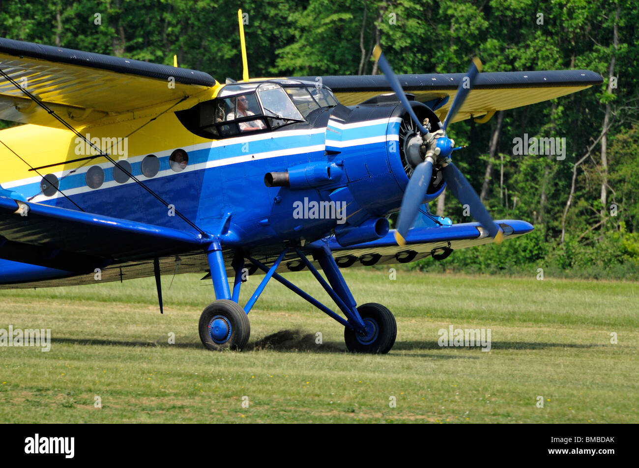 Antonov an2 aircraft hi-res stock photography and images - Alamy
