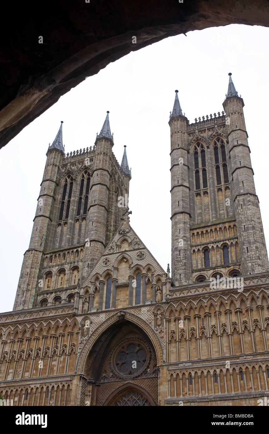 Front of lincoln cathedral hi-res stock photography and images - Alamy