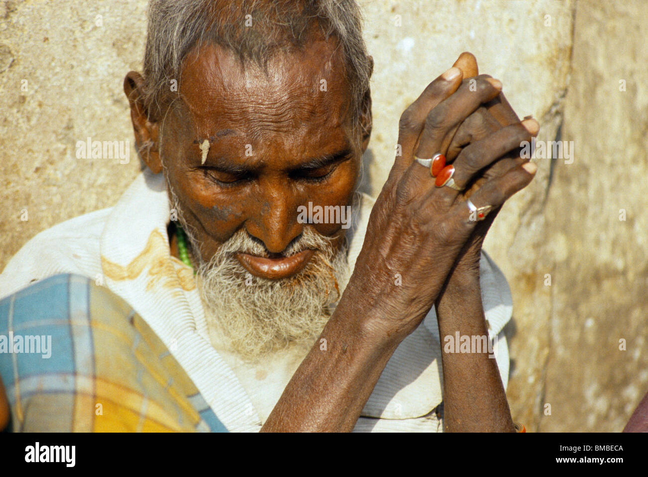 Kolkata India Middleton Row Street Clinic Elderly Man Wih ...