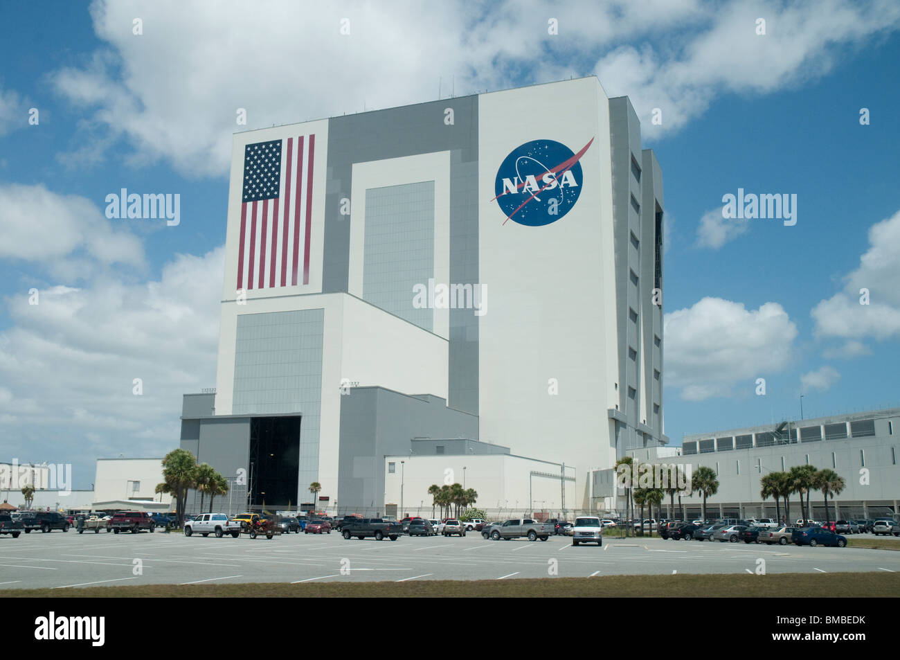 The Vehicle Assembly Building (VAB) at the Kennedy Space Centre, Cape ...