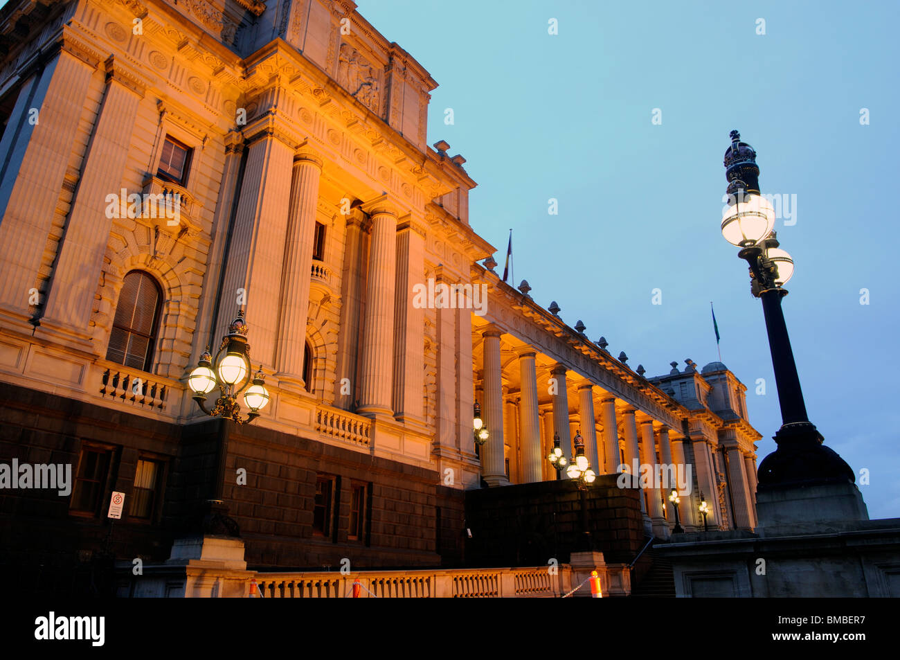 melbourne cbd victoria australia parliament house Stock Photo - Alamy