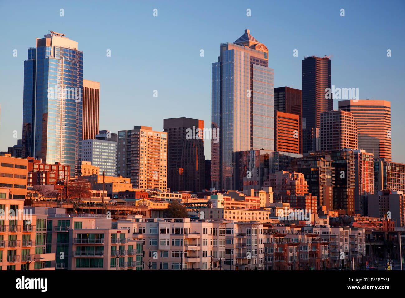 Washington seattle skyline bell street hi-res stock photography and ...