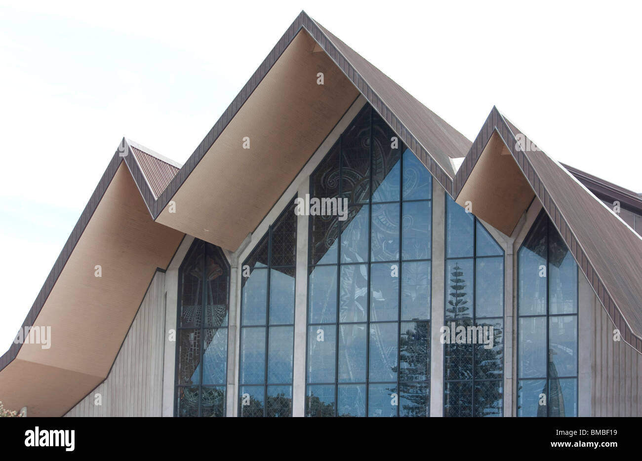 Huge building hi-res stock photography and images - Alamy