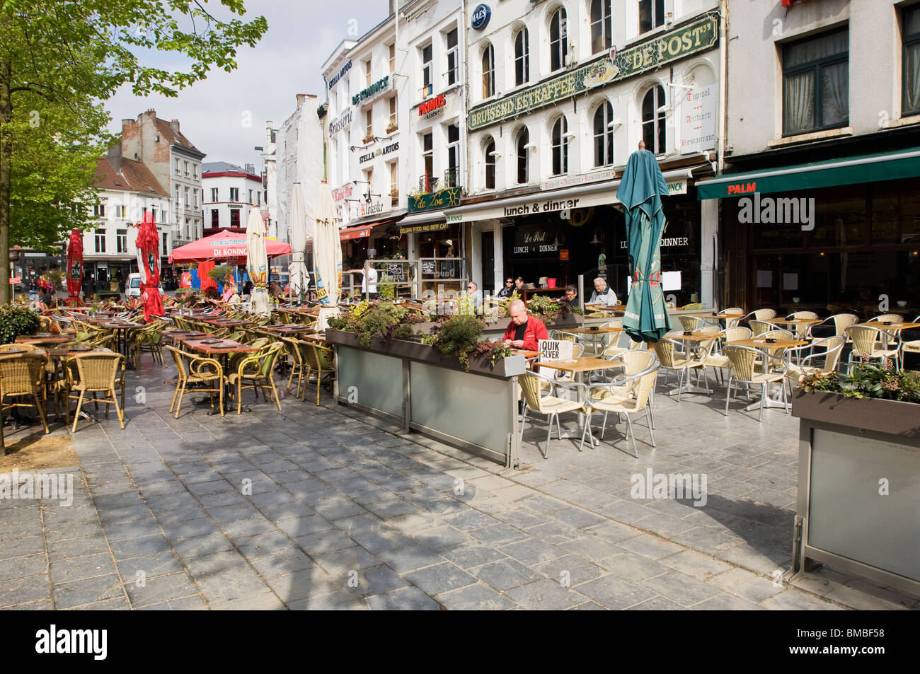 Street cafe scene in Groenplaats, Antwerp, Belgium Stock Photo - Alamy