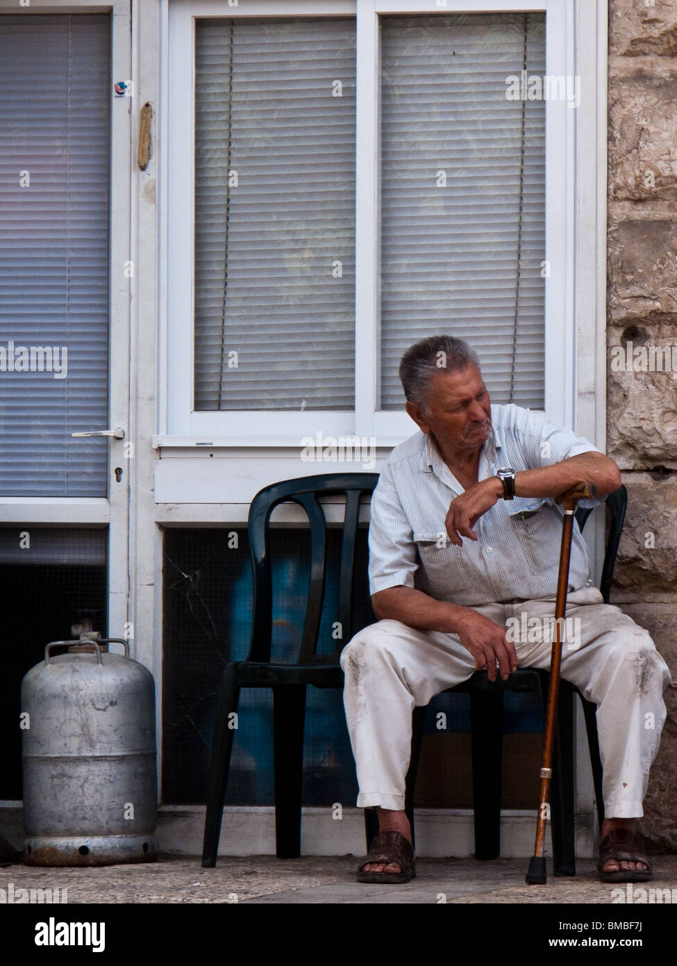 Old man poor poverty hi-res stock photography and images - Alamy